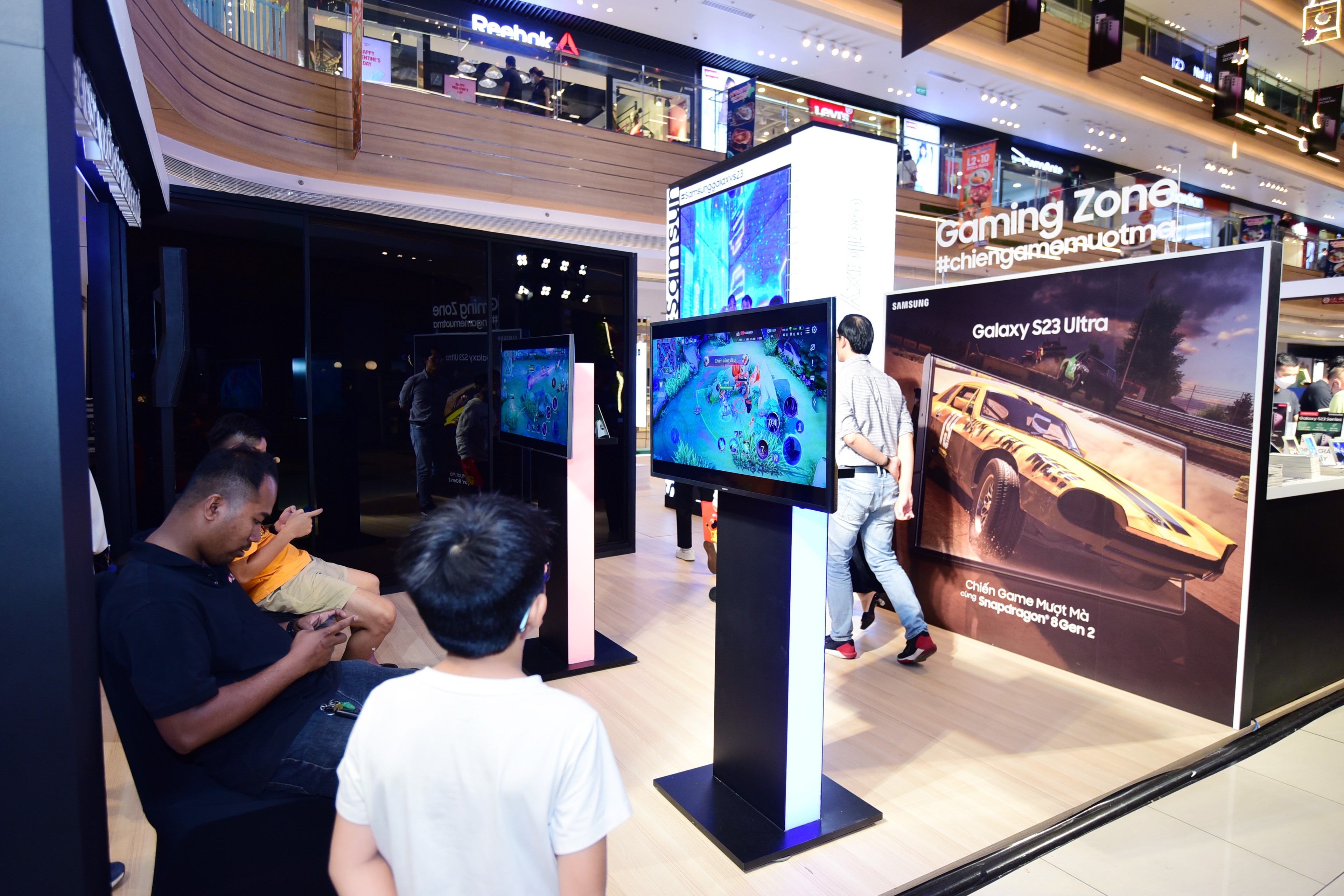 Square Experiential Communications › Samsung Diamond S23 Experiential